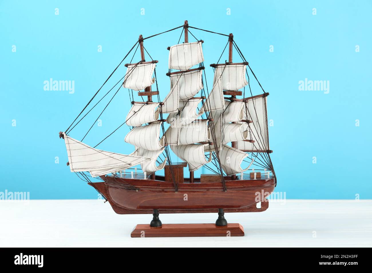 Model ship on table hi-res stock photography and images - Alamy