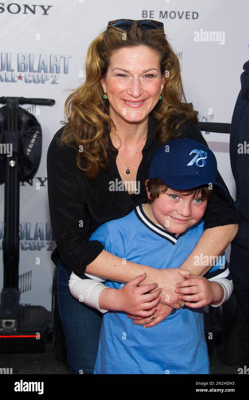 Ana Gasteyer arrives to the premiere of "Paul Blart: Mall Cop 2" at AMC ...
