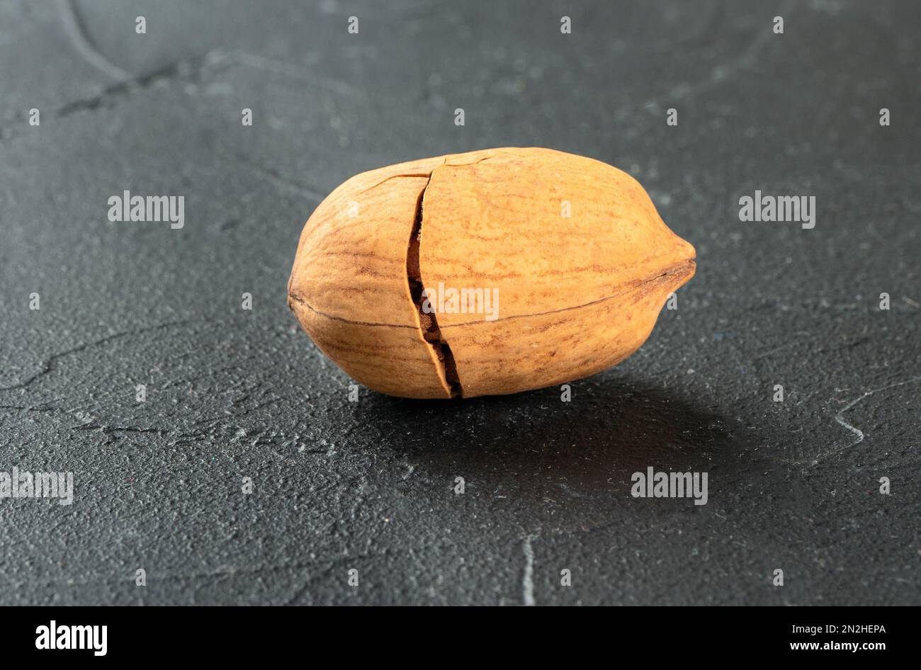 Pecan nut shell open hi-res stock photography and images - Alamy