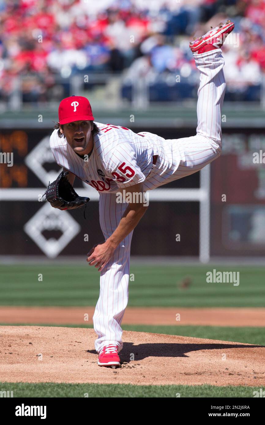 Philadelphia Phillies starting pitcher Cole Hamels pitches during the ...