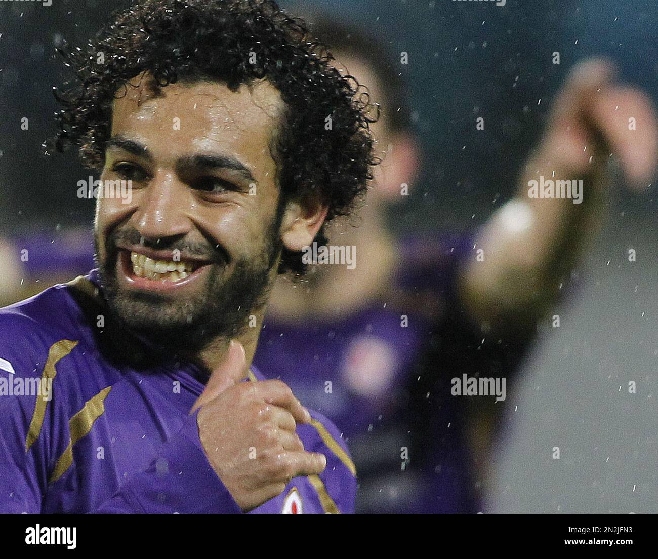 Fiorentina's Mohamed Salah Ghaly, left, celebrates after scoring during ...