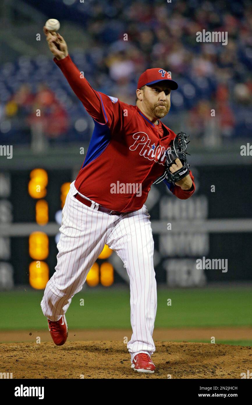 Philadelphia Phillies' Aaron Harang pitches during the third inning of ...