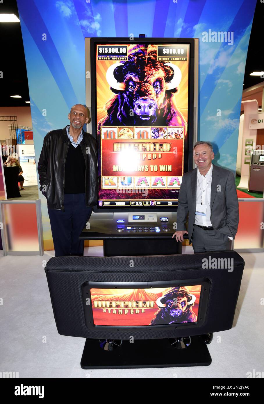 Kareem Abdul-Jabbar, one of the biggest NBA legends of all time, left ...