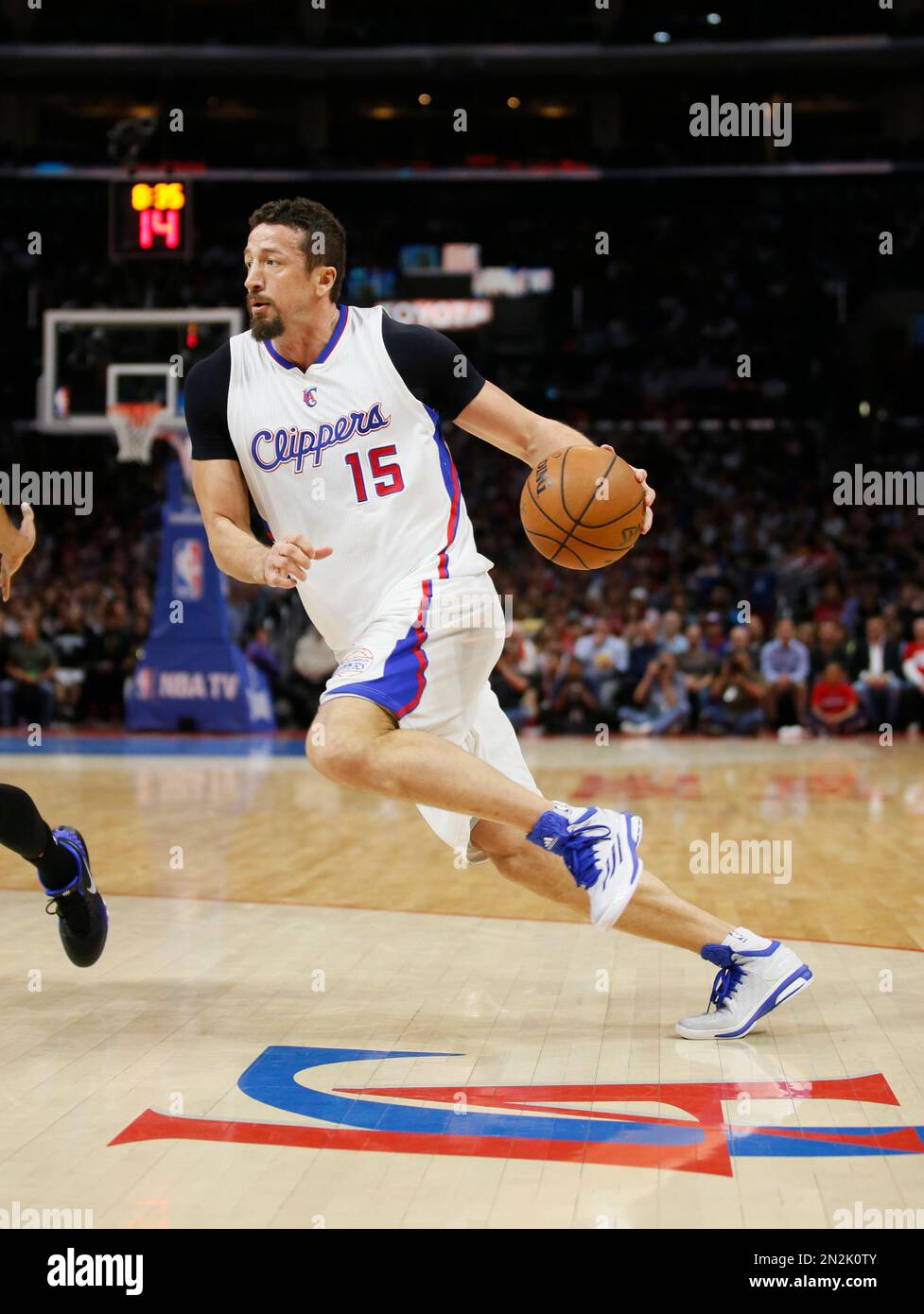 Los Angeles Clippers' Hedo Turkoglu dribbles against the Golden State ...