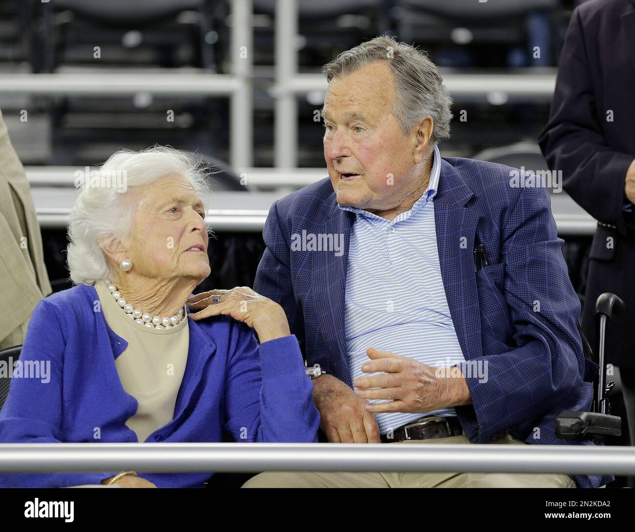 Former President George H.W. Bush and his wife Barbara Bush speak ...