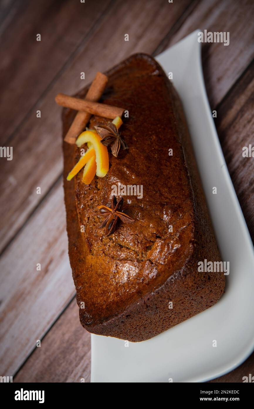 Traditional spice gingerbread cake with honey, ginger, cinnamon, nutmeg ...