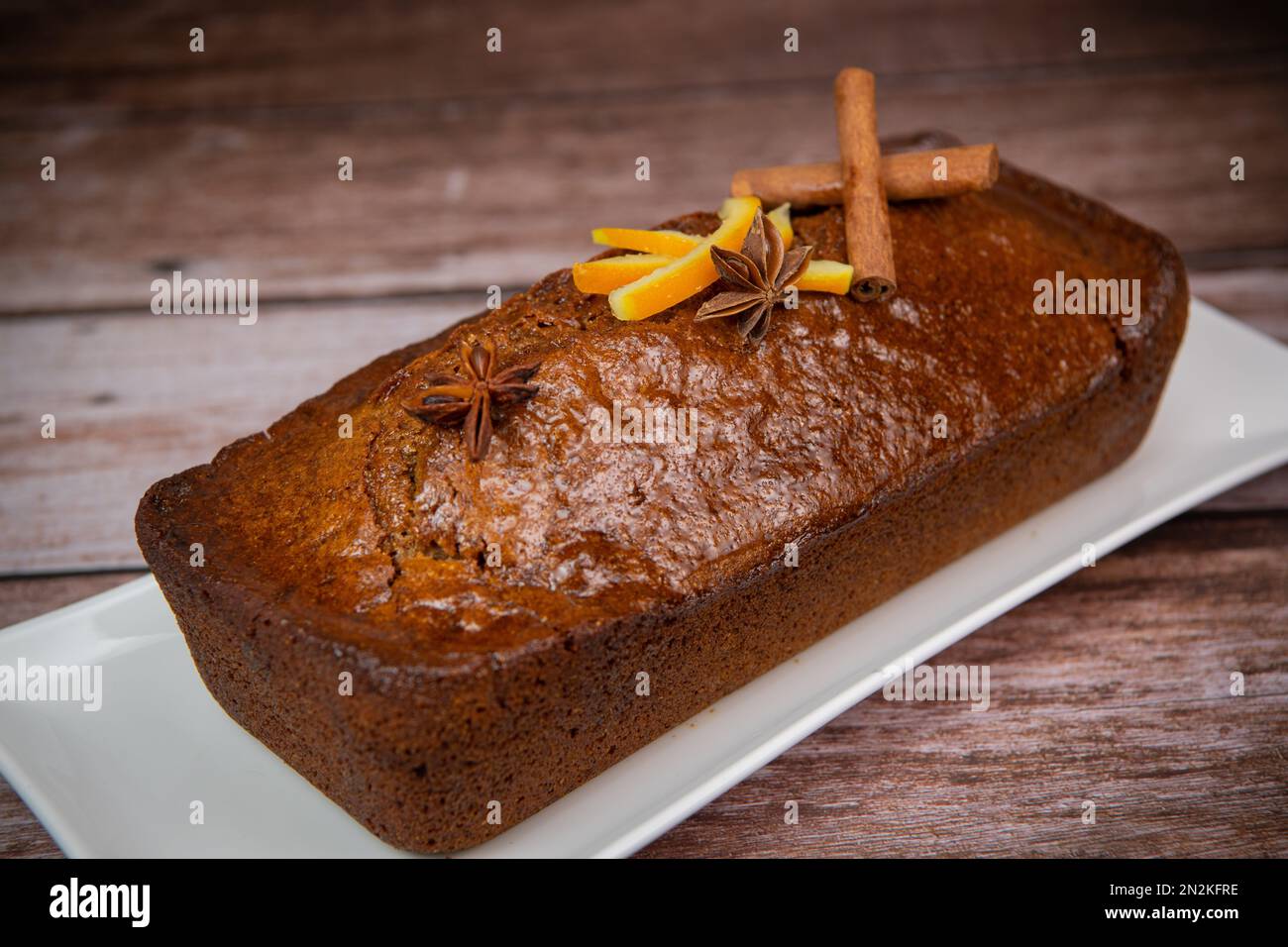 Traditional spice gingerbread cake with honey, ginger, cinnamon, nutmeg ...