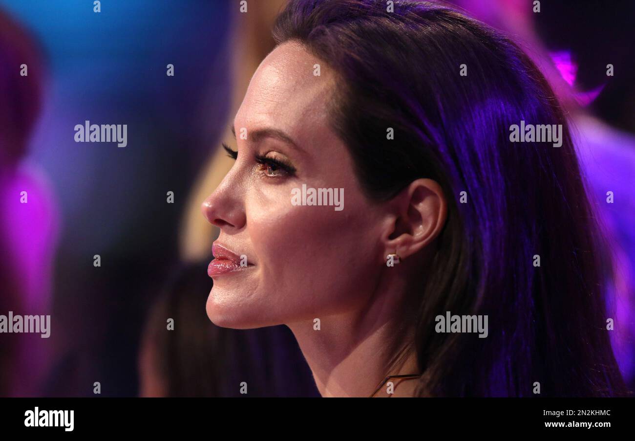 Angelina Jolie appears in the audience at Nickelodeon's 28th annual ...