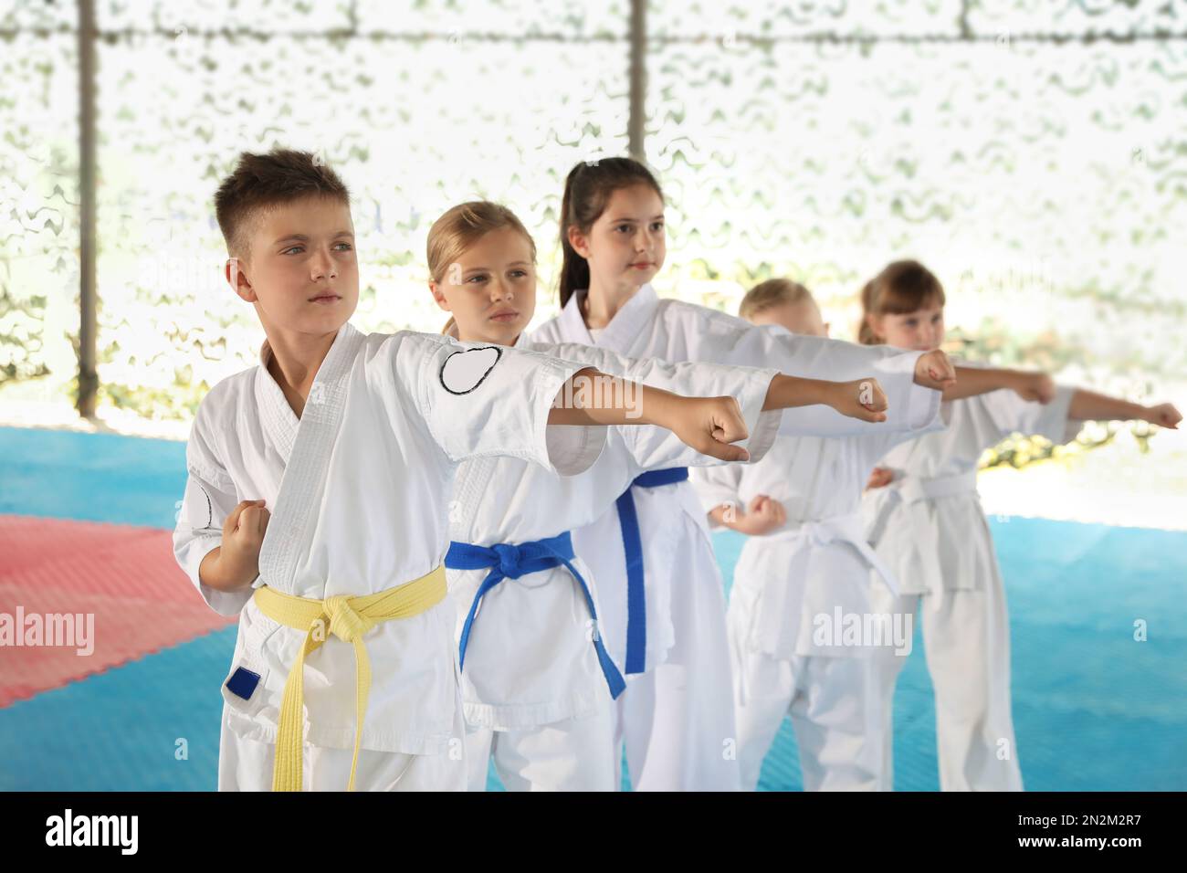Children in karate class hi-res stock photography and images - Alamy