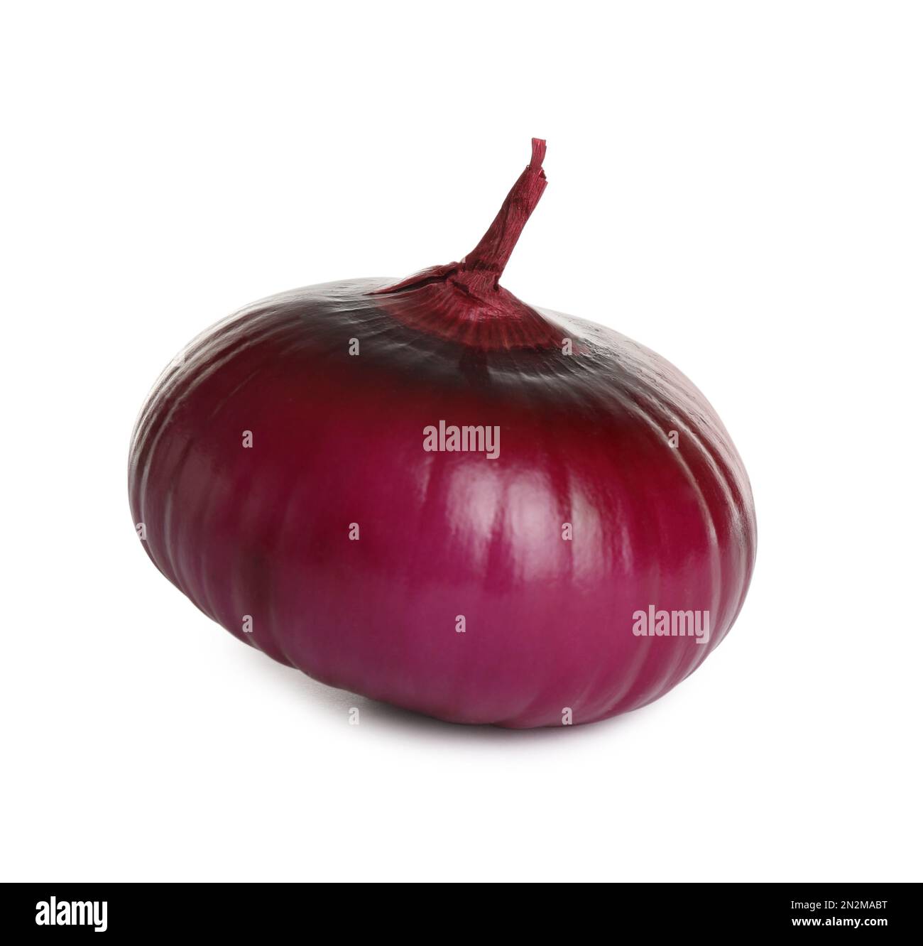 Fresh red onion bulb isolated on white Stock Photo - Alamy