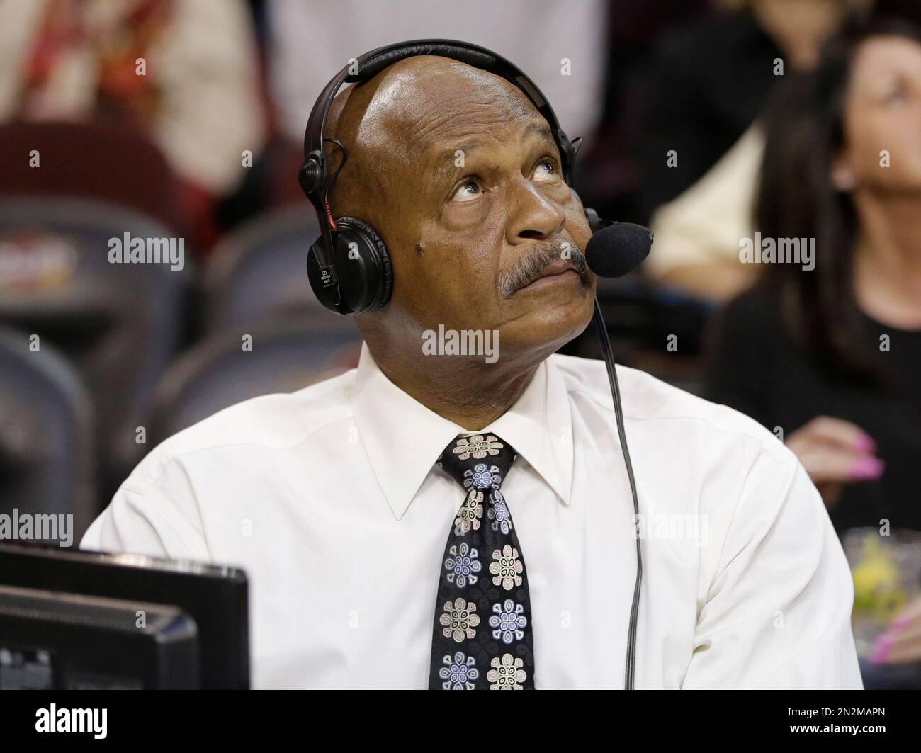 In this Wednesday, March 18, 2015, photo, Austin Carr looks up during ...