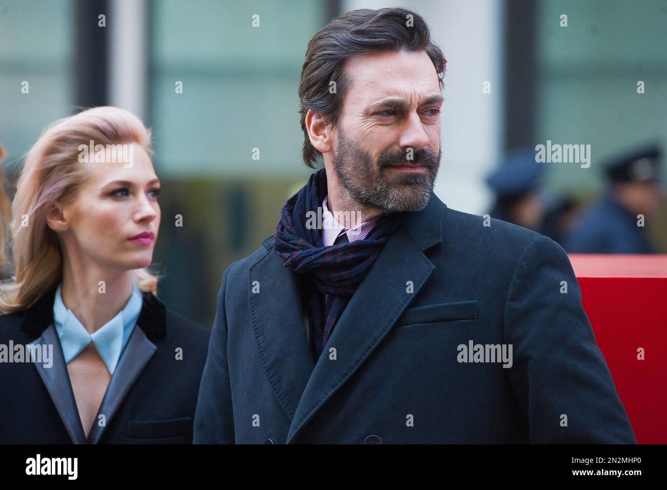 January Jones and Jon Hamm help unveil a "Mad Men" bench in front of ...
