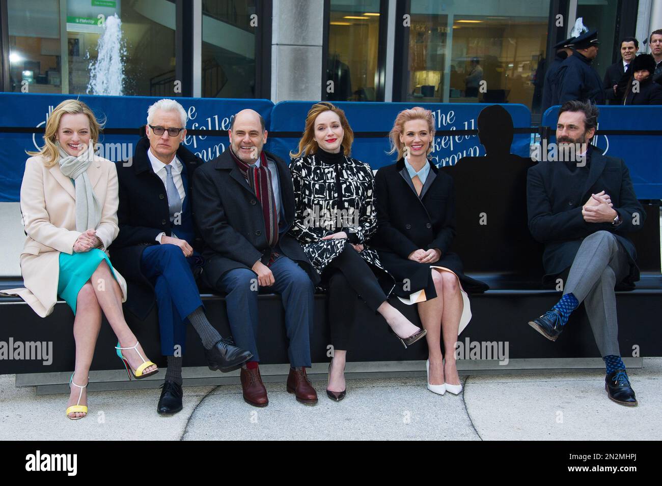 Elisabeth Moss, left, John Slattery, Matthew Weiner, Christina ...