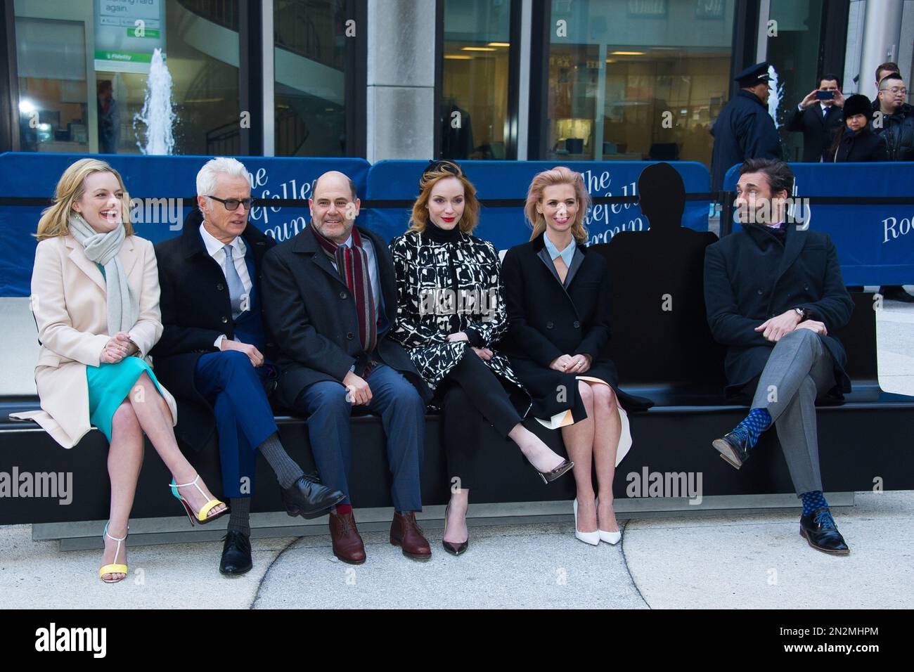 Elisabeth Moss, left, John Slattery, Matthew Weiner, Christina ...