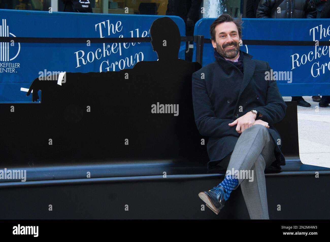 Jon Hamm helps unveil a "Mad Men" bench in front of the Time & Life ...