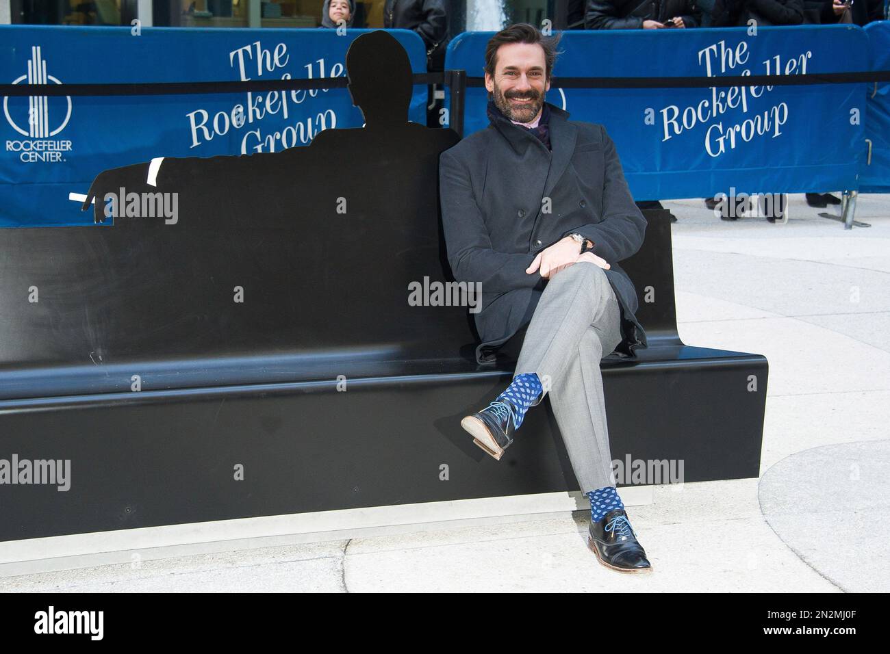 Jon Hamm helps unveil a "Mad Men" bench in front of the Time & Life ...
