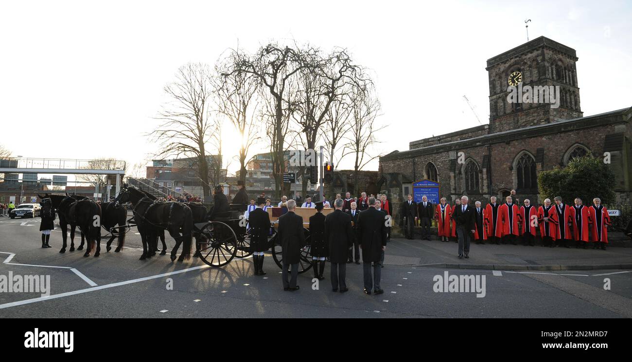 The coffin containing the remains of King Richard III is carried by gun ...
