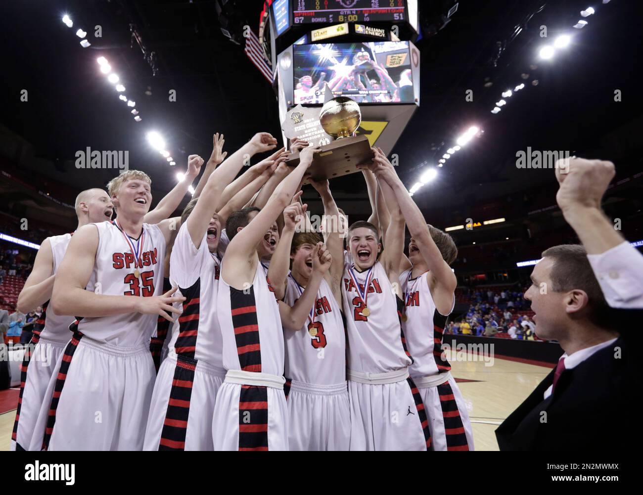 Stevens Point's celebrate after beating Germantown 67-51 in the ...