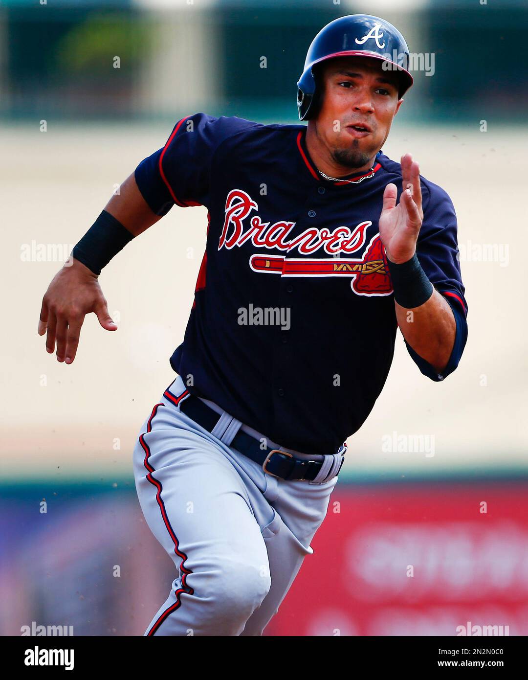 Atlanta Braves second baseman Jace Peterson (28) runs to third bas in ...
