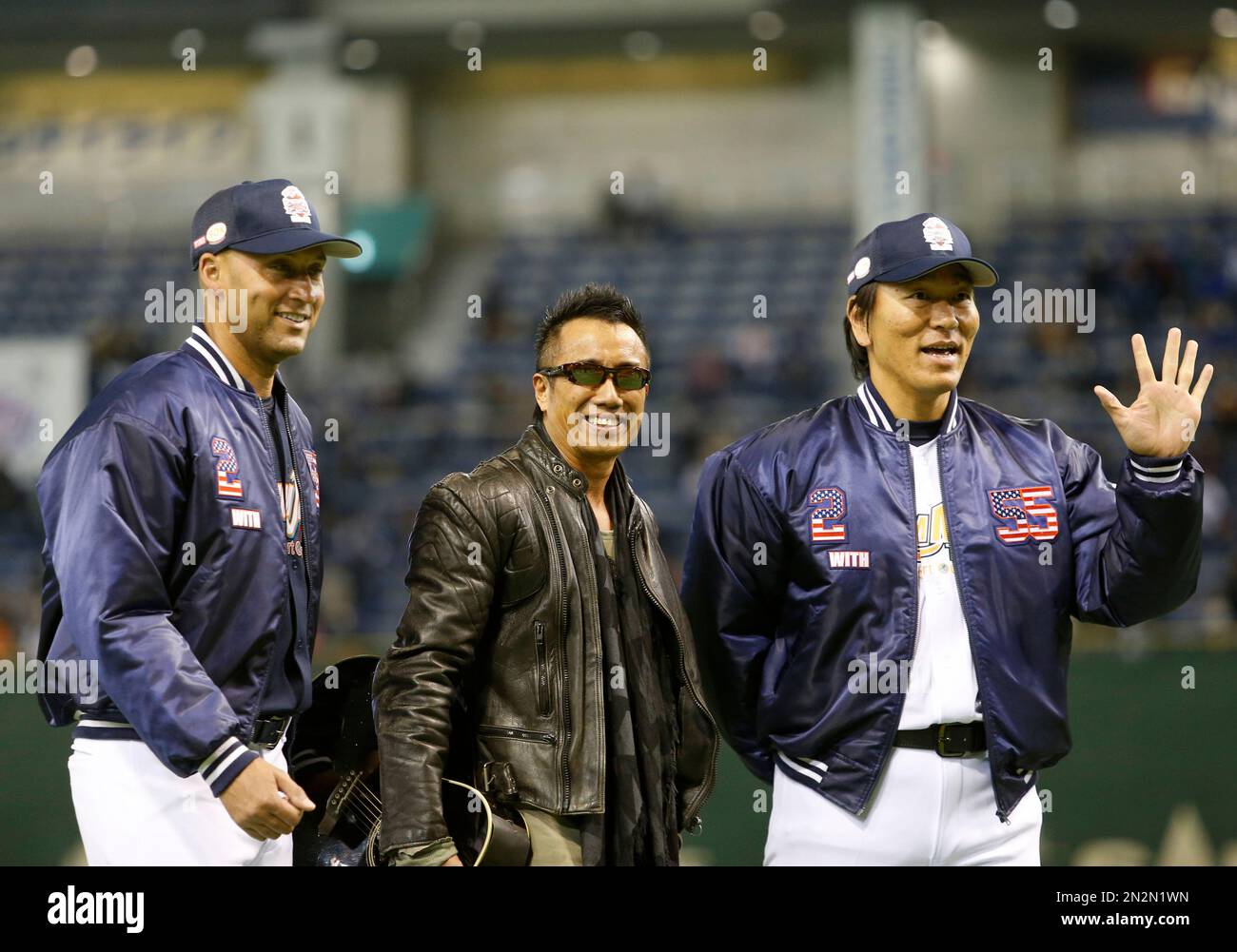 Former New York Yankees players Derek Jeter, left, and Hideki Matsui ...