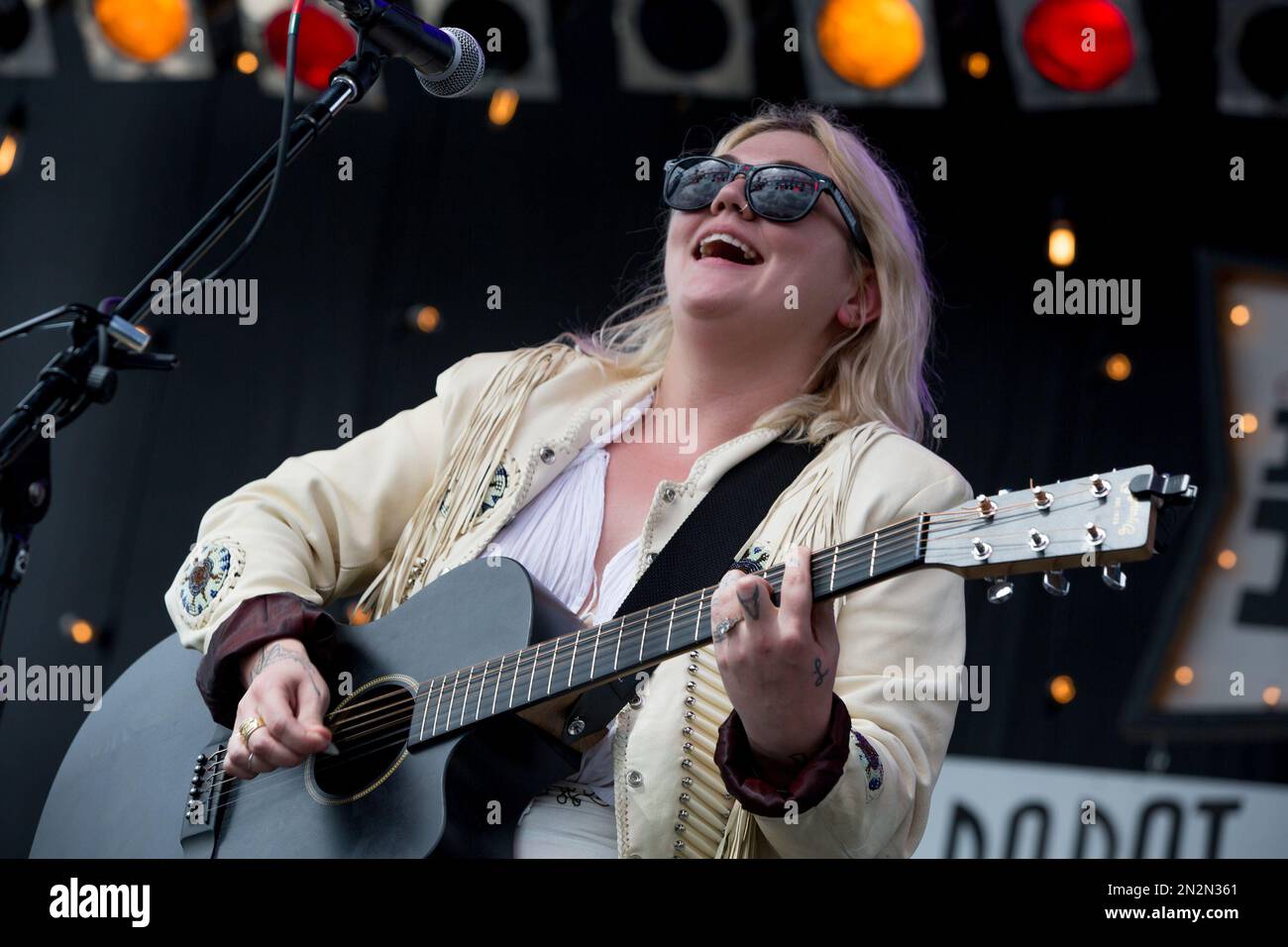Elle King performs at the Heartbreaker Banquet on Thursday, March 19 ...