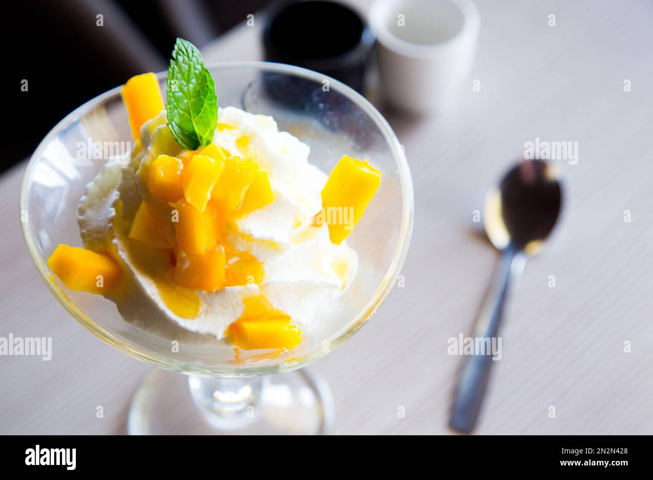 Mango yogurt ice cream hi-res stock photography and images - Alamy