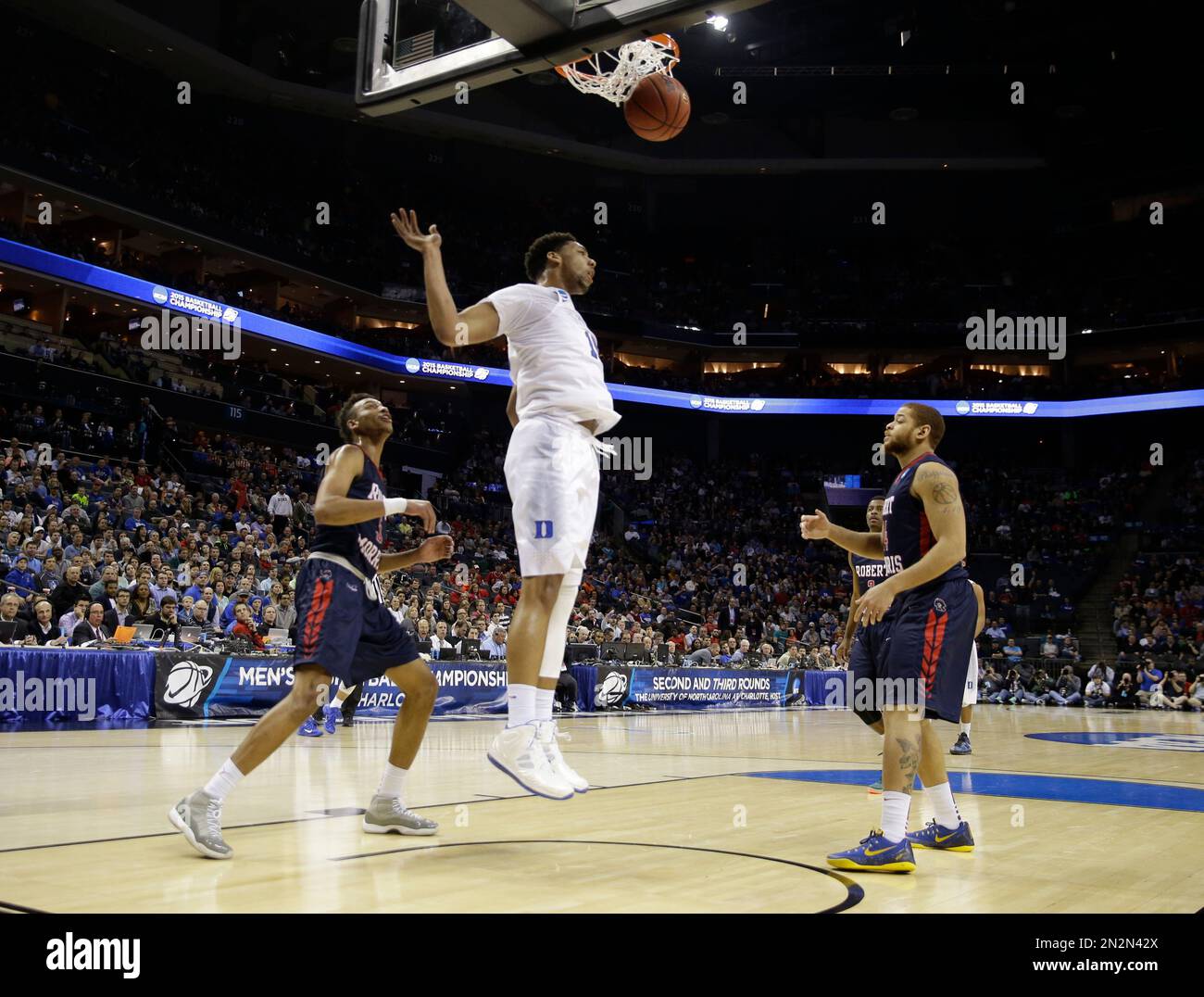 Duke's Jahlil Okafor (15) dunks against Robert Morris during the first ...