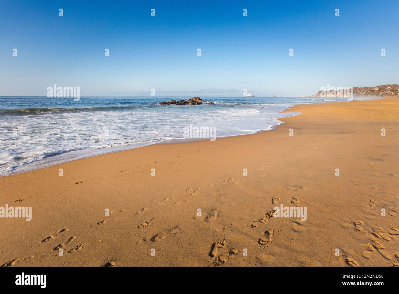 Zipolite beach oaxaca hi-res stock photography and images - Alamy