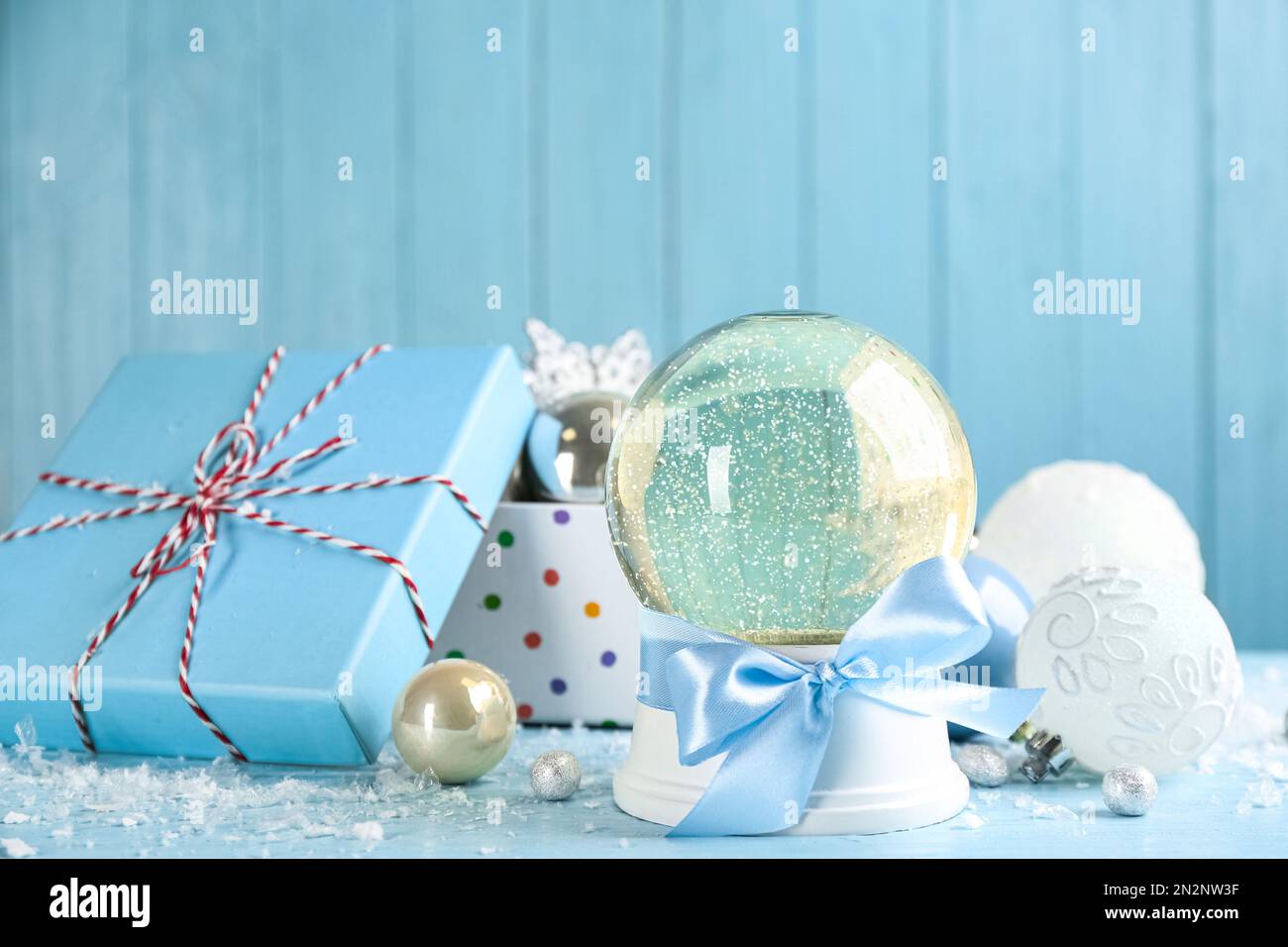 Gift globe sphere ribbon hi-res stock photography and images - Alamy