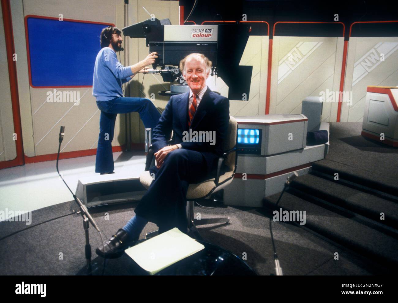 Grandstand presenter hi-res stock photography and images - Alamy