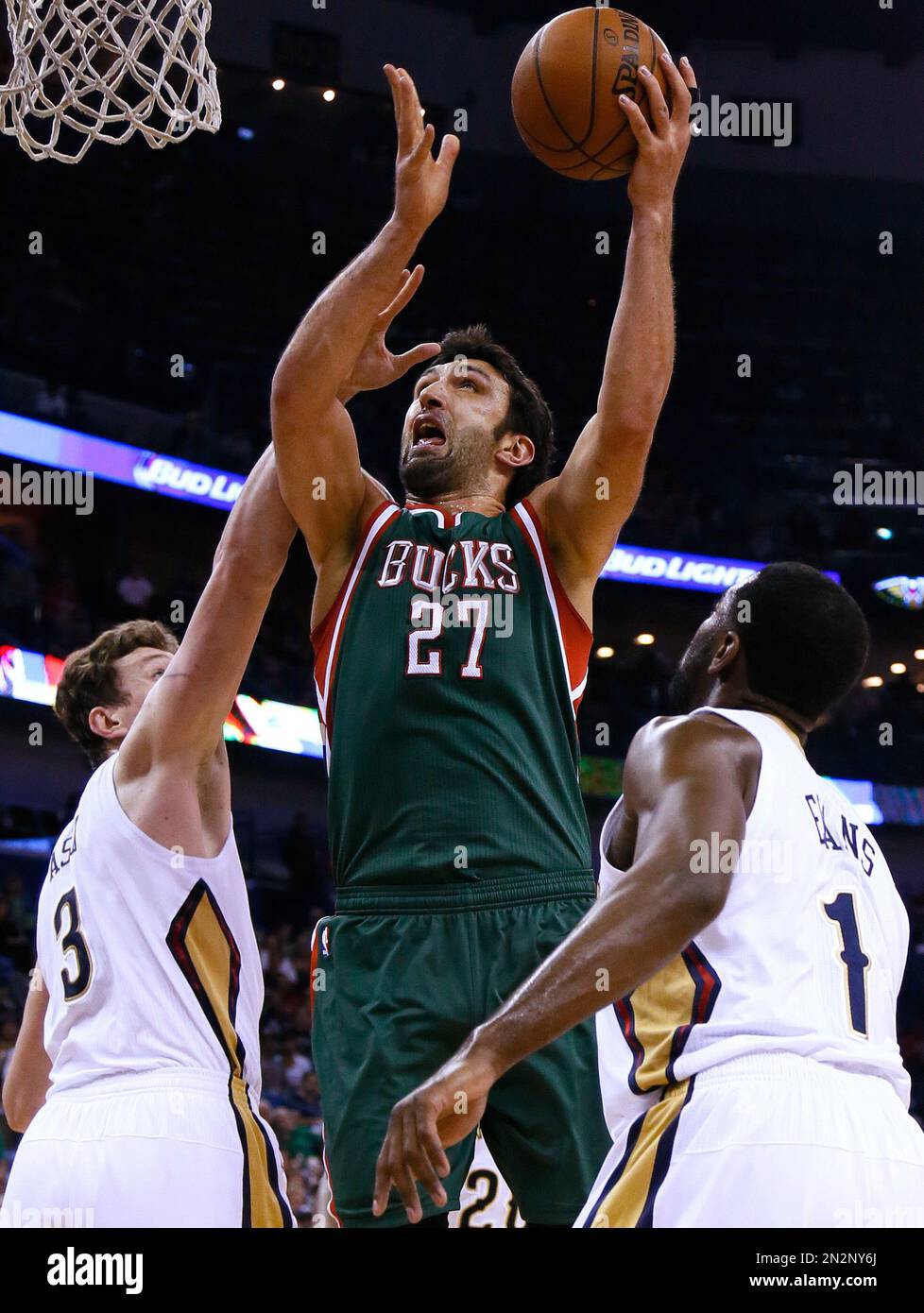 Milwaukee Bucks center Zaza Pachulia (27) shoots over New Orleans ...
