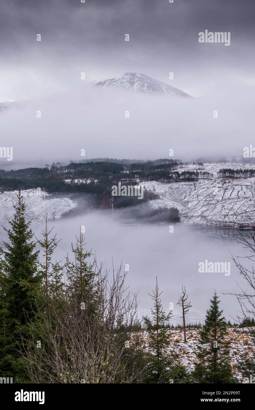 Snowy landscape mountains fields hi-res stock photography and images ...