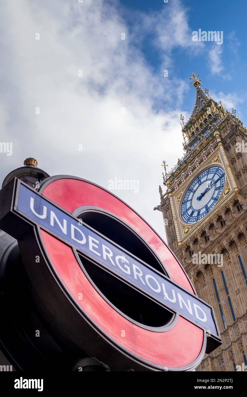 London, Westminster. Big Ben tower at the Houses of Parliament & the ...