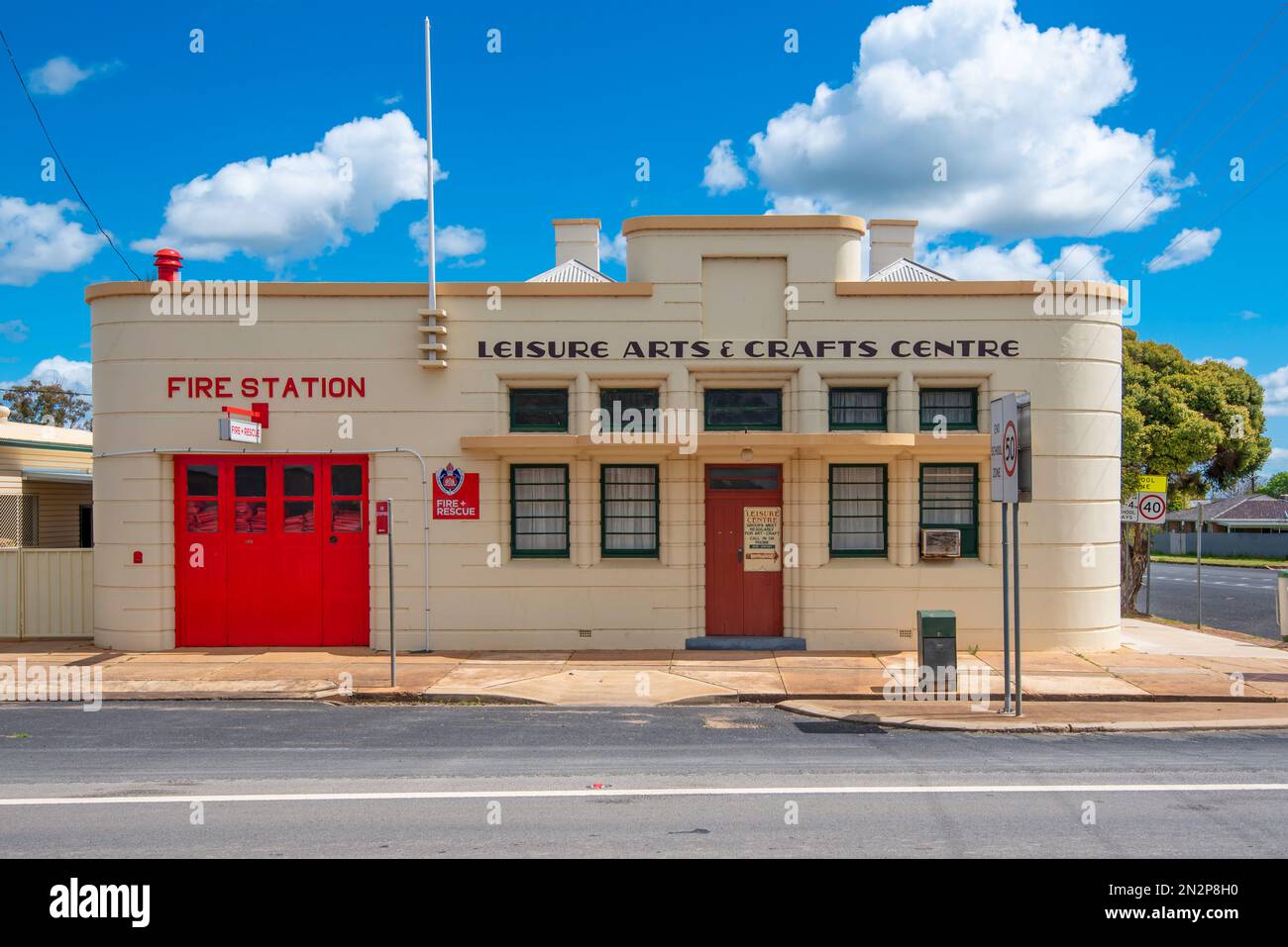 1940s oceanic style architecture hi-res stock photography and images ...