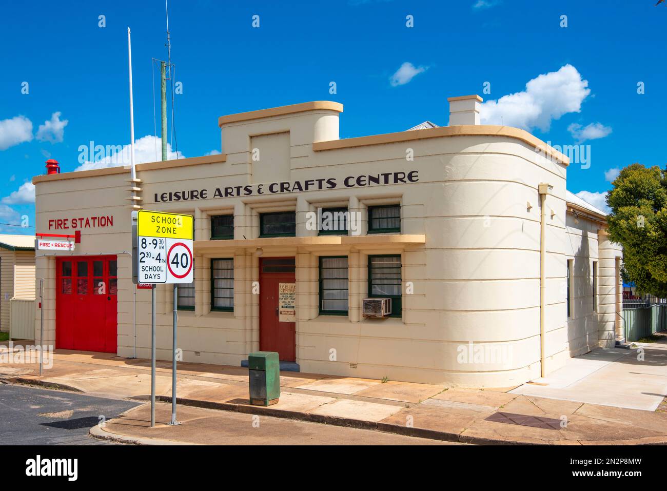 The 1942 Oceanic (streamline moderne) style, Peak Hill Arts and Crafts ...