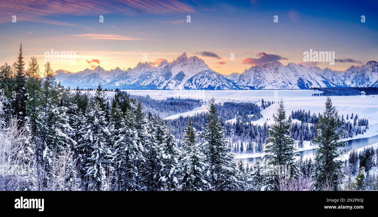 Snake River Overlook with the setting Sun in Winter, Winter Wonderland ...