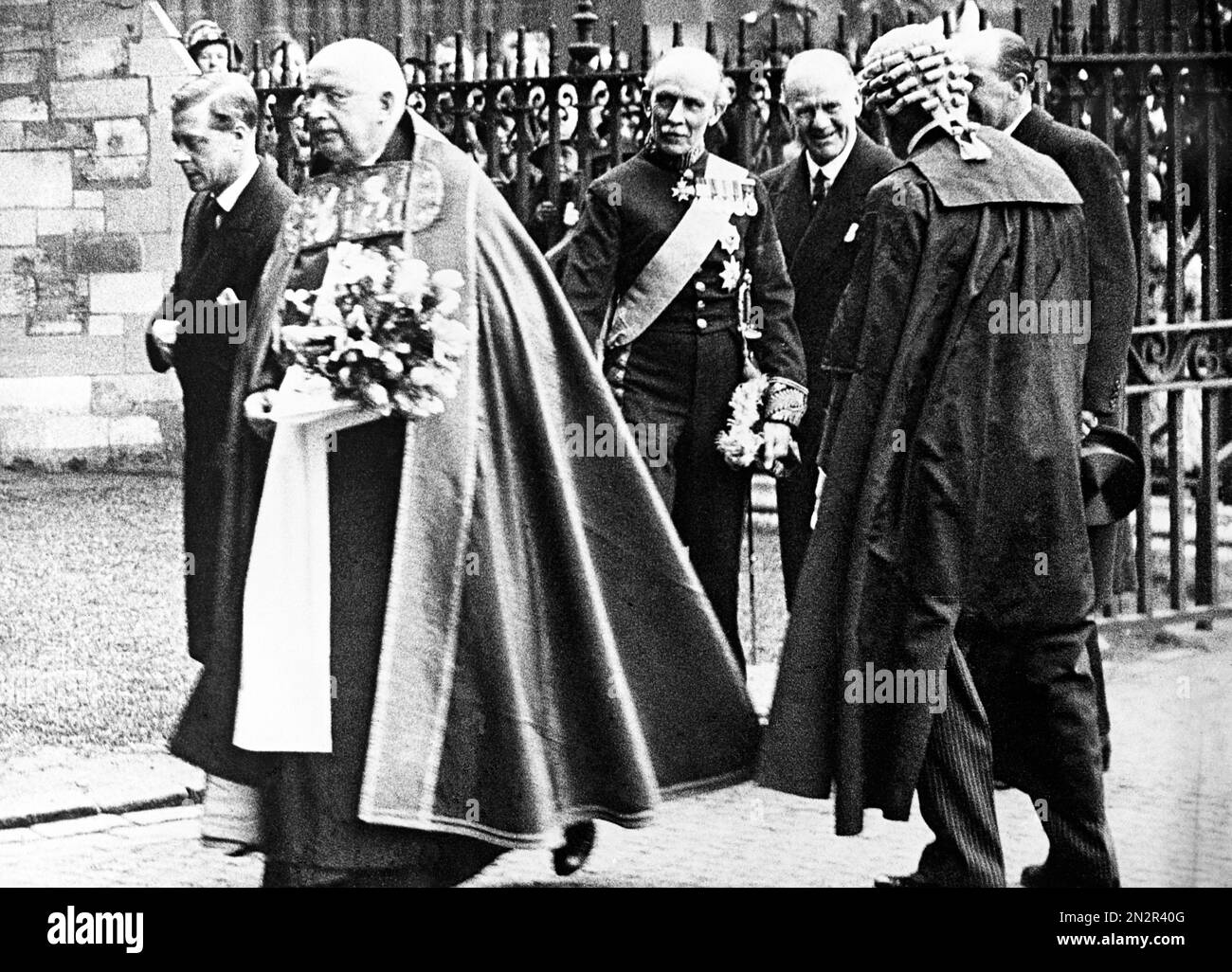 King Edward took part in the centuries old ceremony of distributing ...