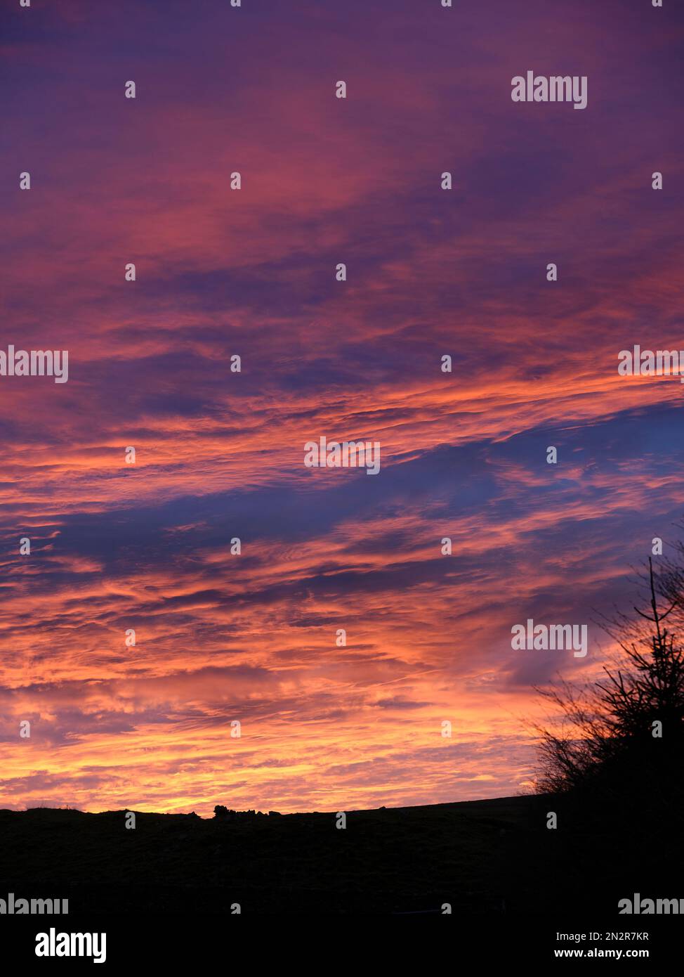 February sunset hi-res stock photography and images - Alamy