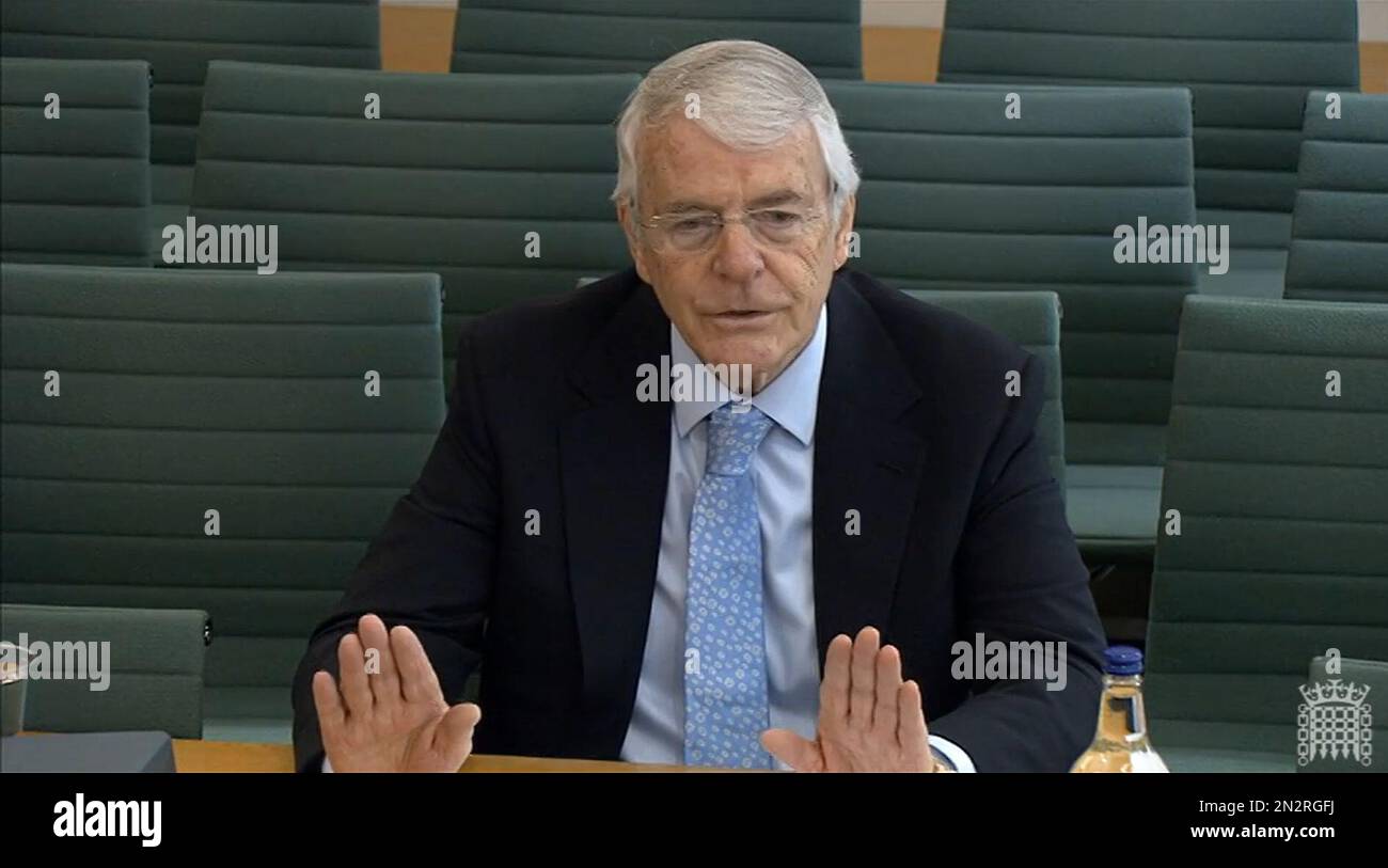 Giving evidence screen hi-res stock photography and images - Alamy
