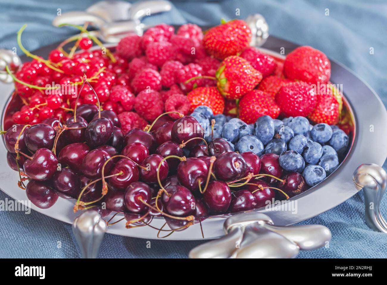 Silver raw hi-res stock photography and images - Alamy