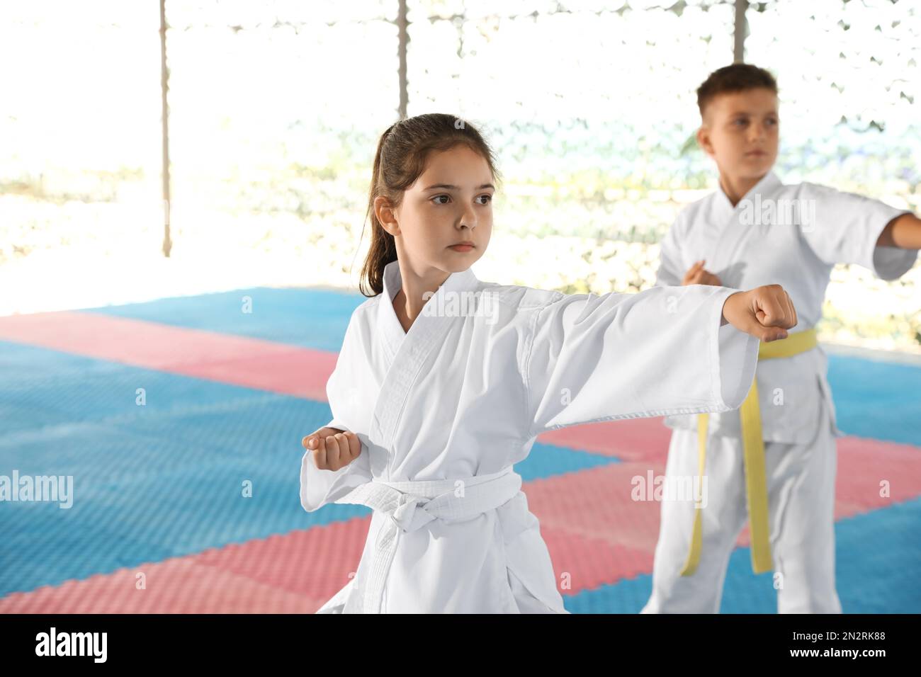 Children in karate class hi-res stock photography and images - Alamy