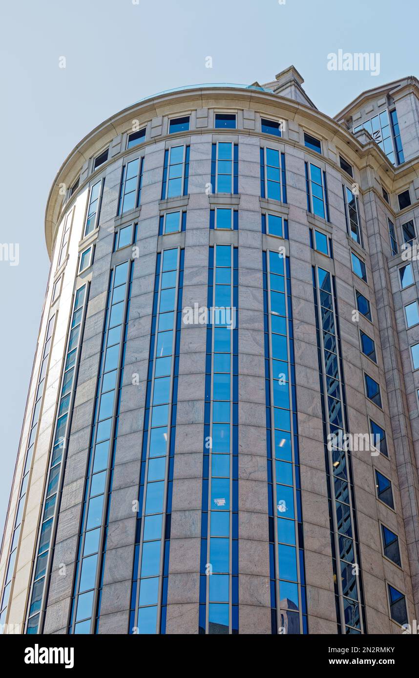 Boston Financial District: 125 Summer Street rises over the preserved ...