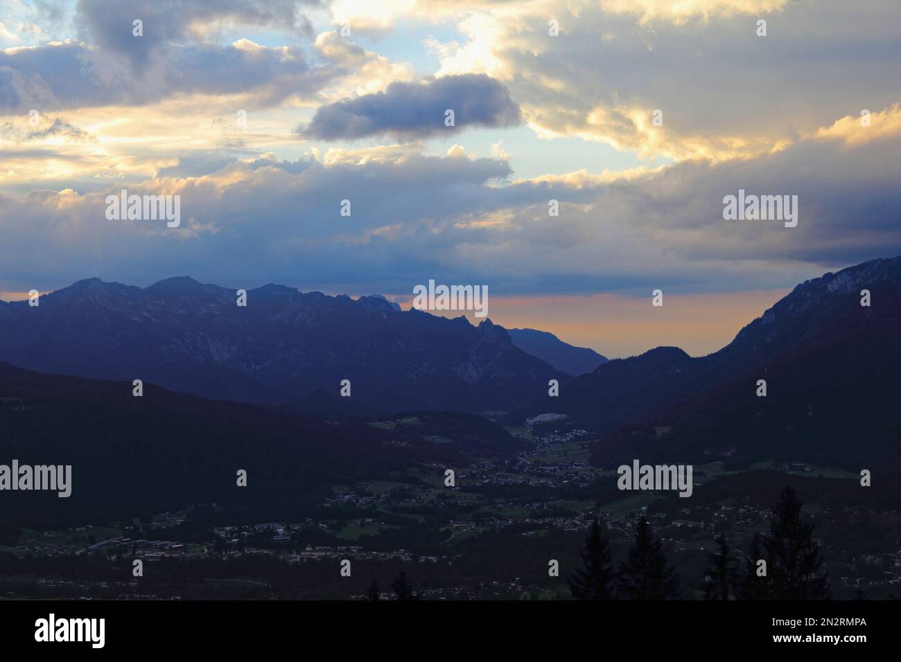 A mesmerizing view of the mountain range of Watzmann in Berchtesgaden ...
