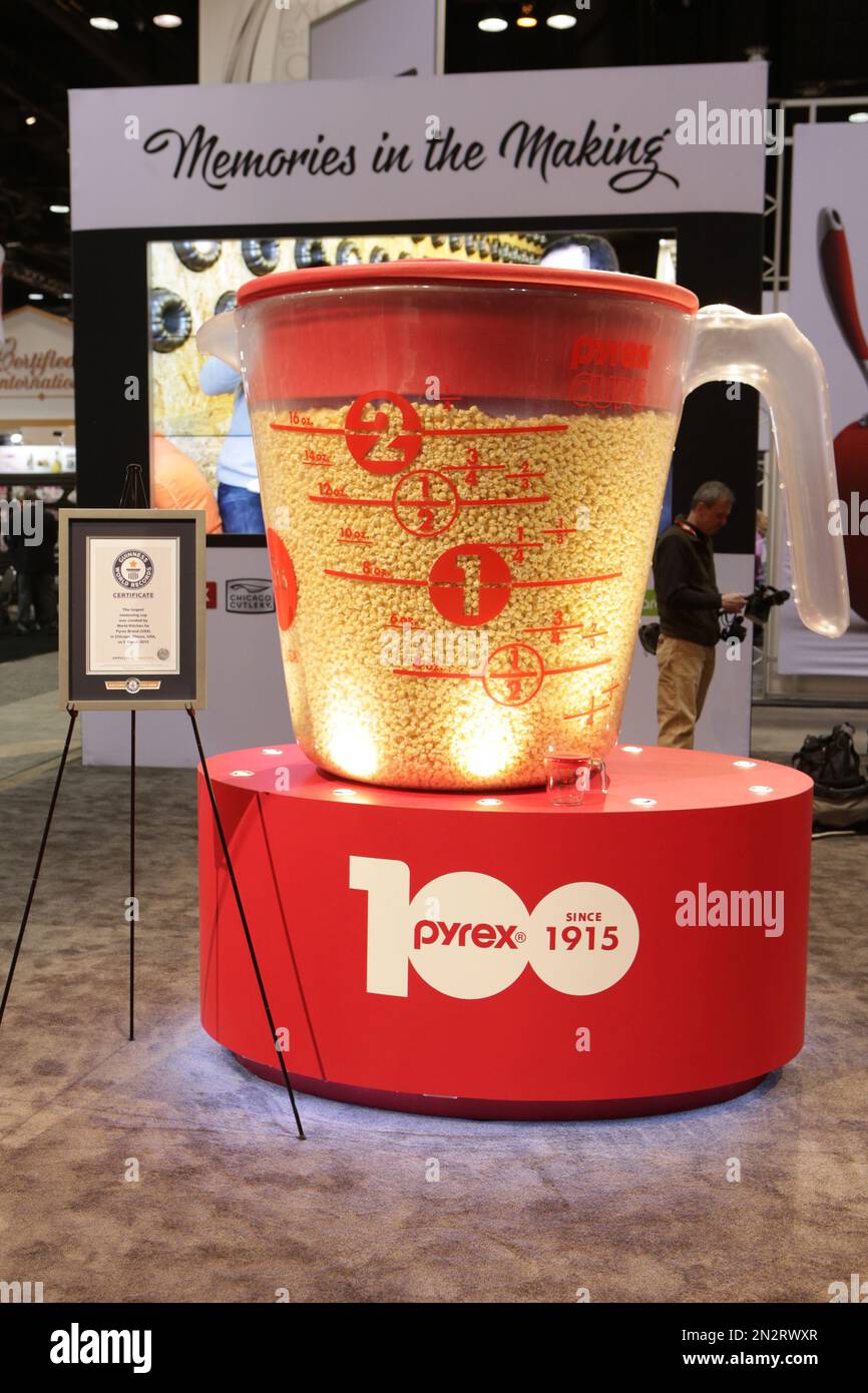 IMAGE DISTRIBUTED FOR PYREX BRAND - The World's Largest Measuring Cup ...