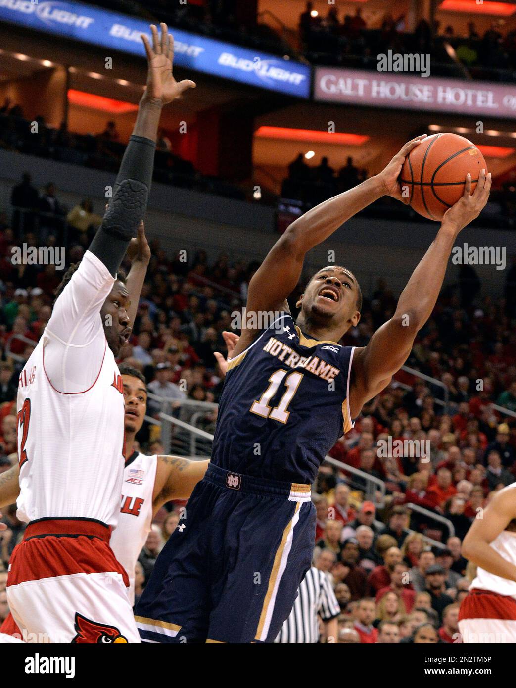 Notre Dame's Demetrius Jackson, right, attempts to shoot past the ...