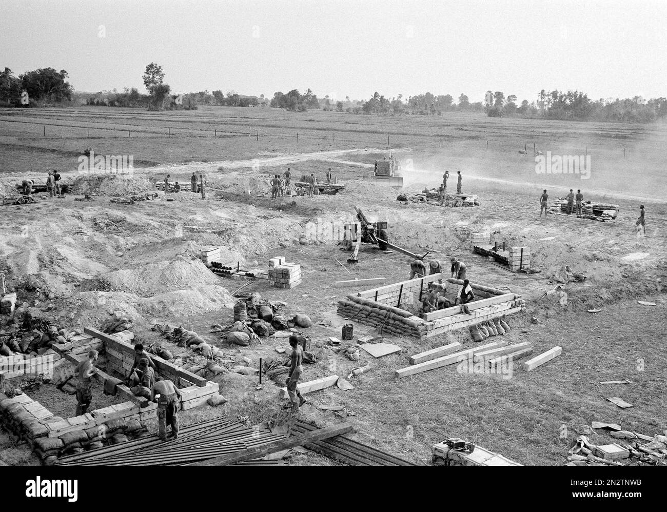 Soldiers from the 25th Infantry Division work on a new patrol base ...