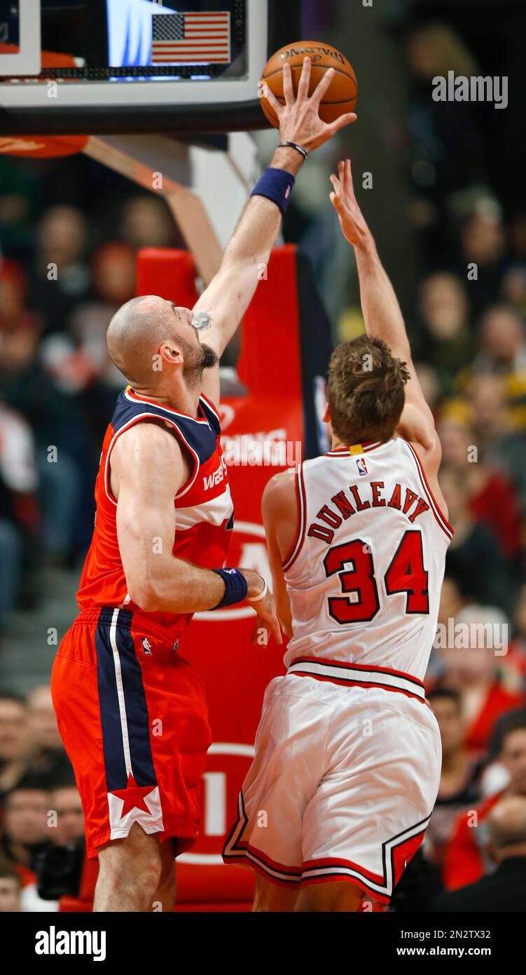 Washington Wizards center Marcin Gortat (4) blocks a shoot by Chicago ...