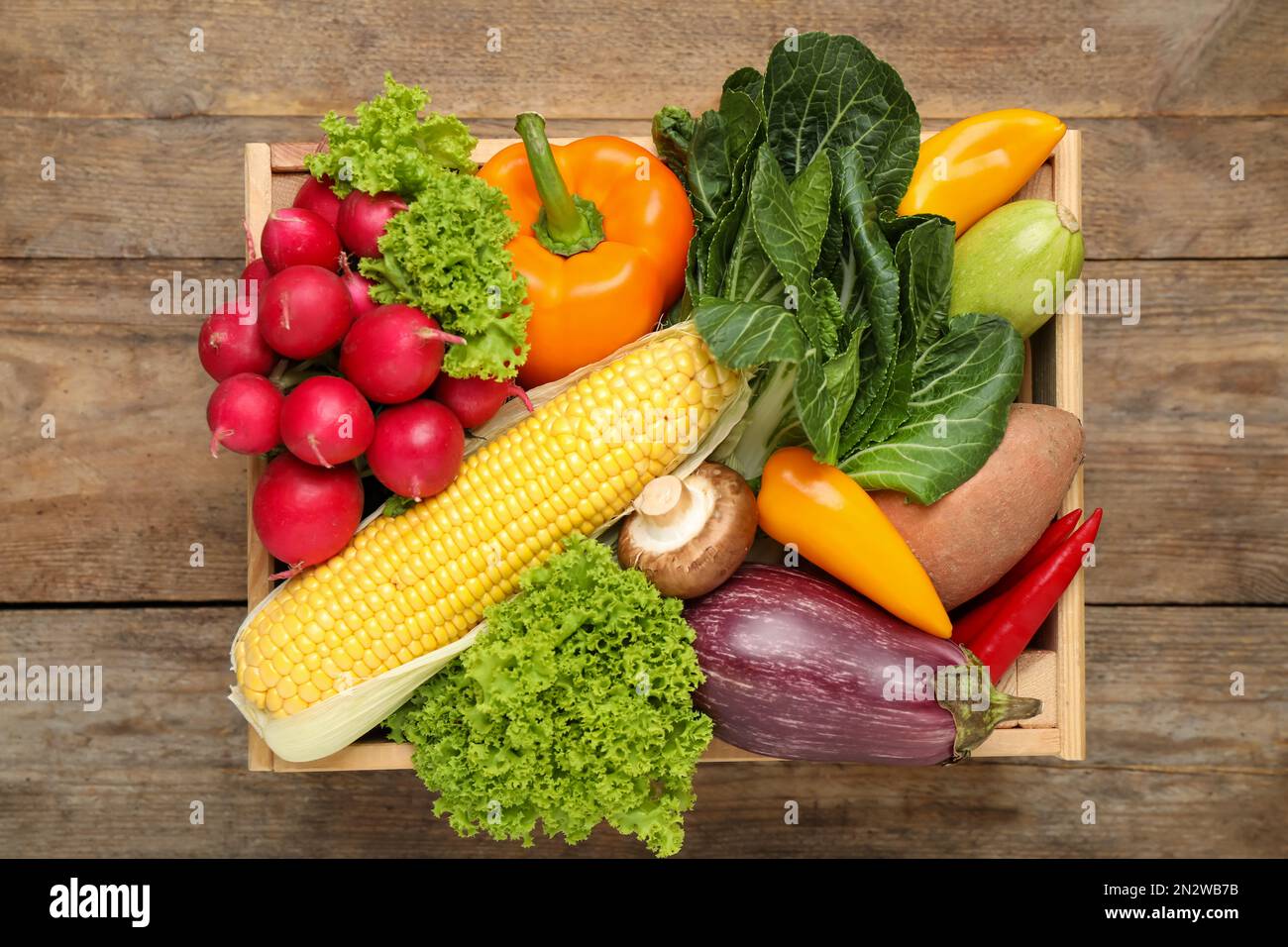 Different fresh vegetables crate hi-res stock photography and images ...