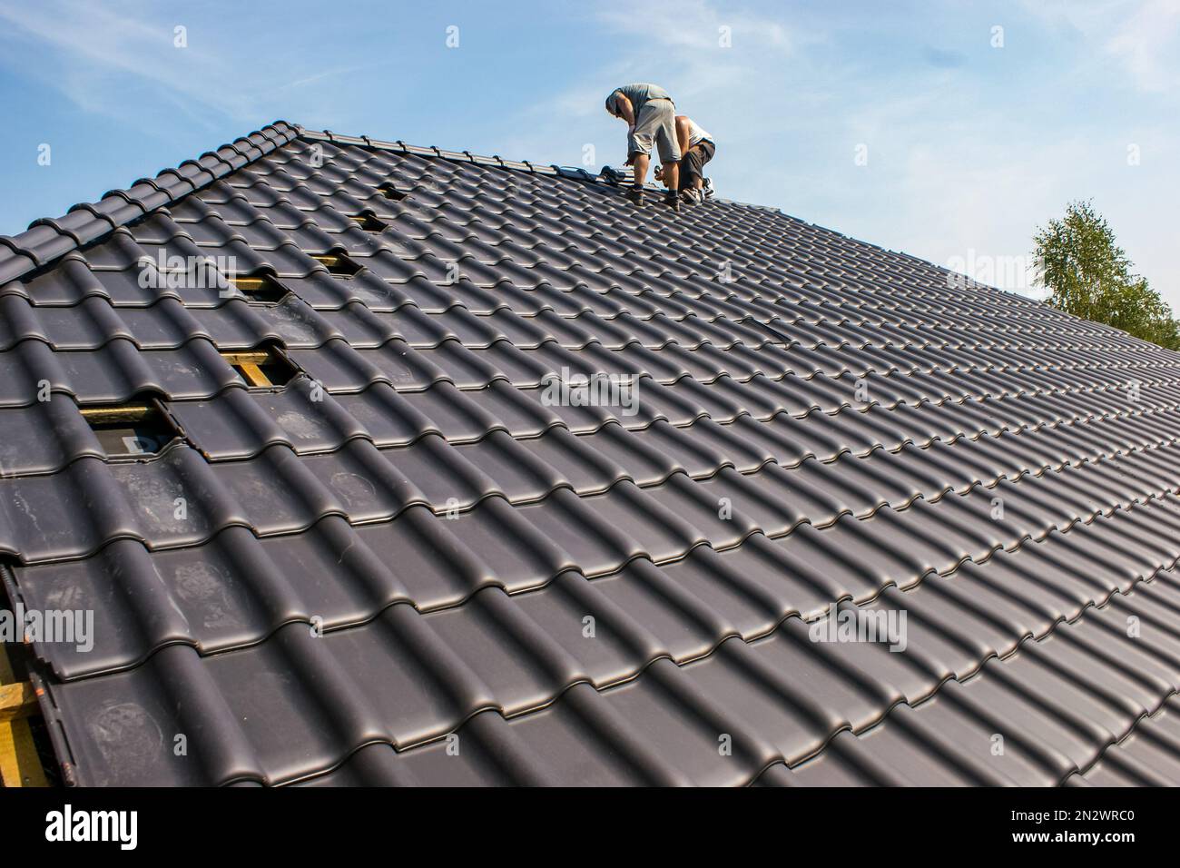 roof tiles, roof under construction, finishing dark Stock Photo - Alamy roof tiles, roof under construction, finishing dark Stock Photo - Alamy