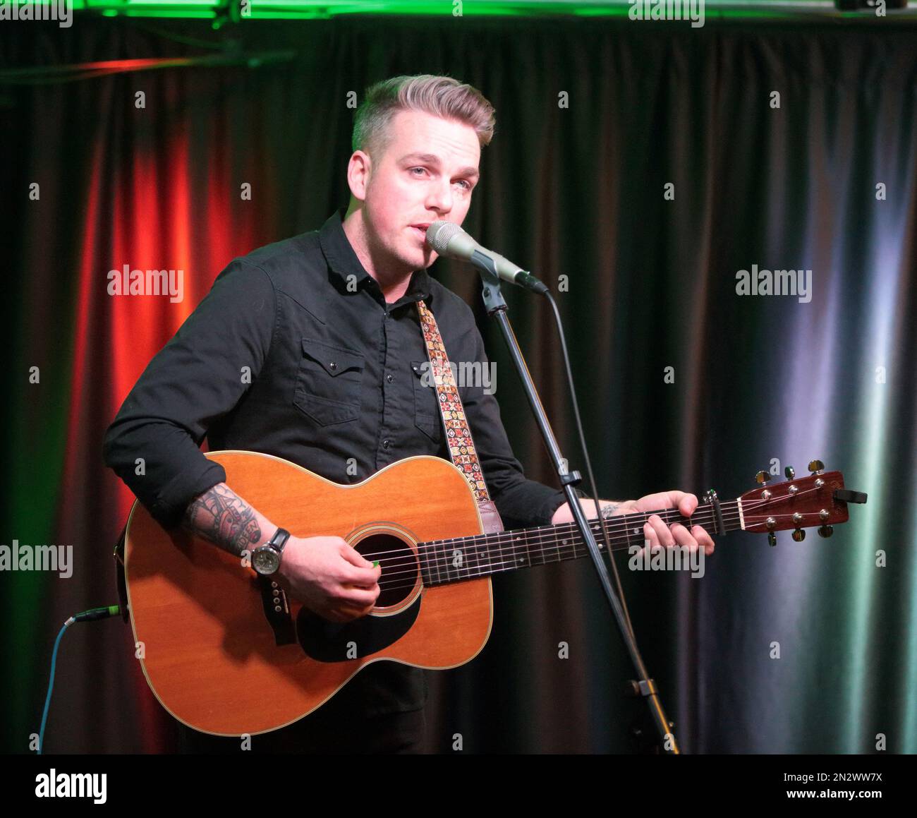 Singer-songwriter Greg Holden visits the Radio 104.5 Performance ...